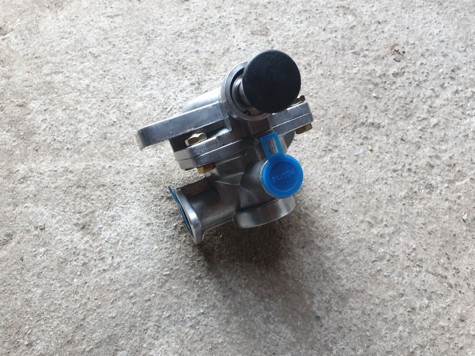 Zawór hamulca przyczepy HZS2 d47 d46 d35 Nowy Ciborowice • OLX.pl