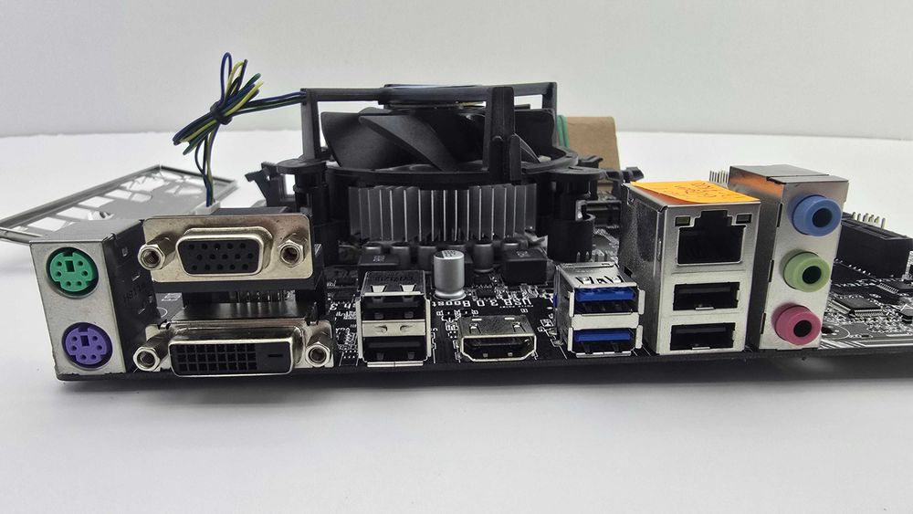 Płyta główna ASUS H110M A/M.2 mATX + i3-7100 M.2 DVI-D HDMI USB 3.0 Radomsko • OLX.pl