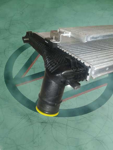 Радиатор Интеркуллера с креплениями Volkswagen Tiguan 18 - 5QM145803D ...