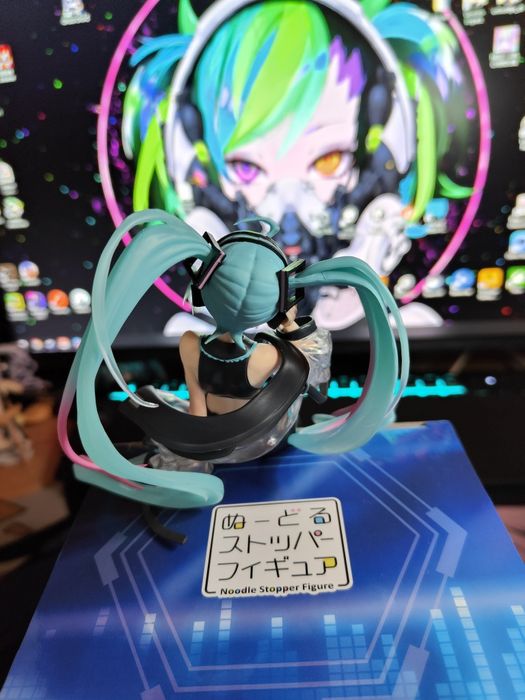 Оригінальна фігурка Hatsune Miku - Noodle Stopper Figure - Neon Cyber ...