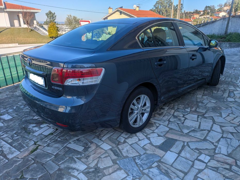 Toyota Avensis T27 2.0 D4D M6 SOL Lomar E Arcos • OLX.pt