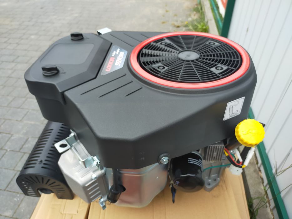 Kosiarka traktorek silnik loncin 24km 2 cylindry pompa oleju nowy Albigowa • OLX.pl