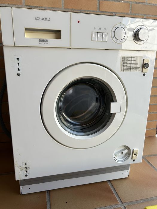 Maquina de lavar roupa Zanussi Caldas Da Rainha - Santo Onofre E Serra Do Bouro • OLX.pt