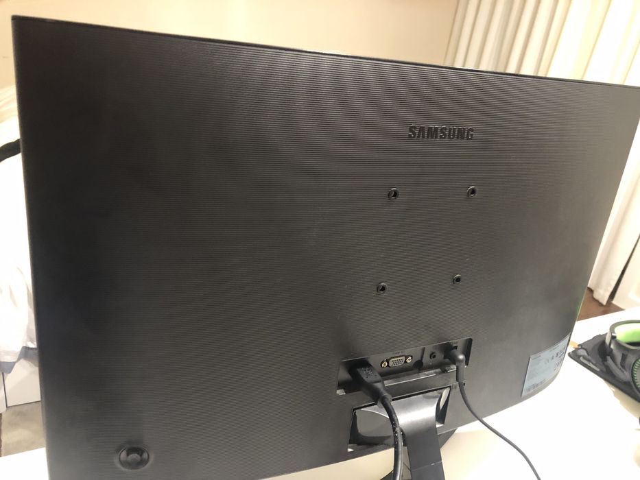 Monitor curvo samsung - C24F396FHR Canidelo • OLX.pt