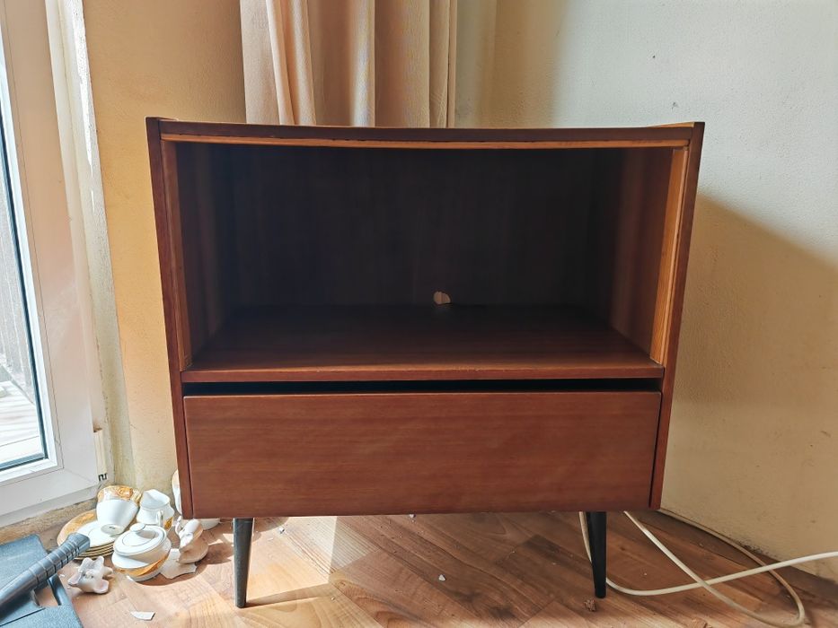 Stolik RTV na połysk PRL Szczawno-Zdrój • OLX.pl