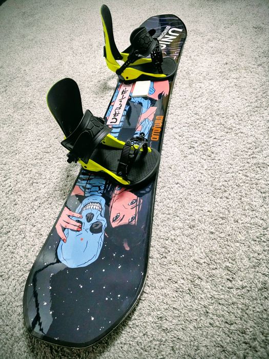 Deska snowboardowa CAPITA Indoor Survival 154 + wiązania UNION Strata ...