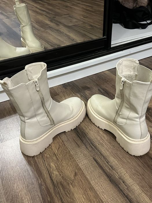 Білі теплі чобітки ботинки: 339 грн. - Дитяче взуття Вінниця на Olx