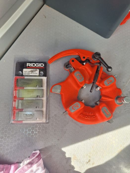 Sprzedam głowice gwintownicy RIDGID model 815A z dwoma kompletami noży ...