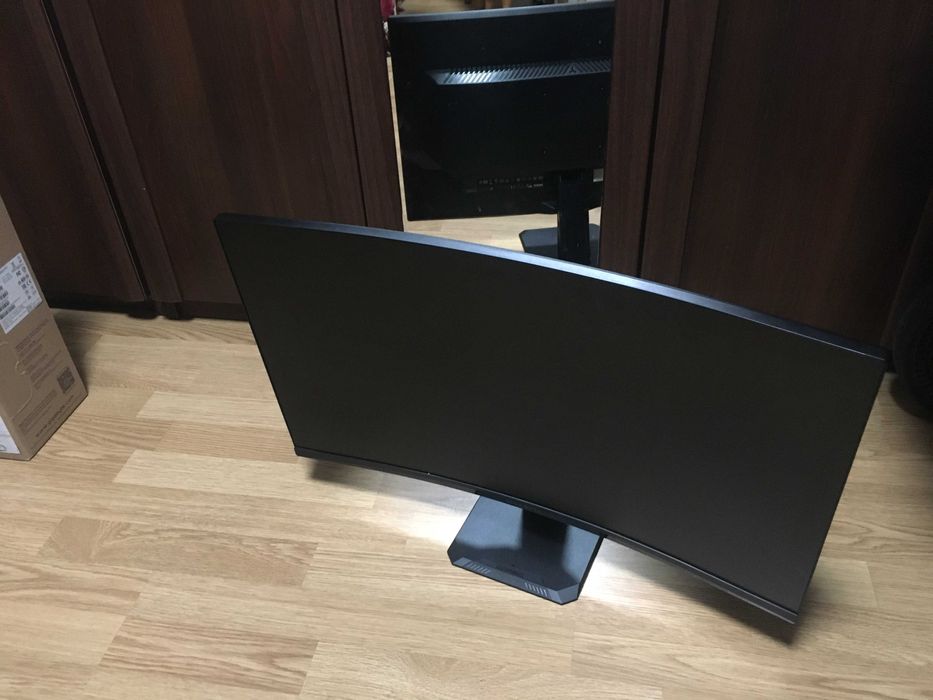 Игровой Изогнутый Монитор 27" Gigabyte GS27FC Идеальное состояние: 4 ...