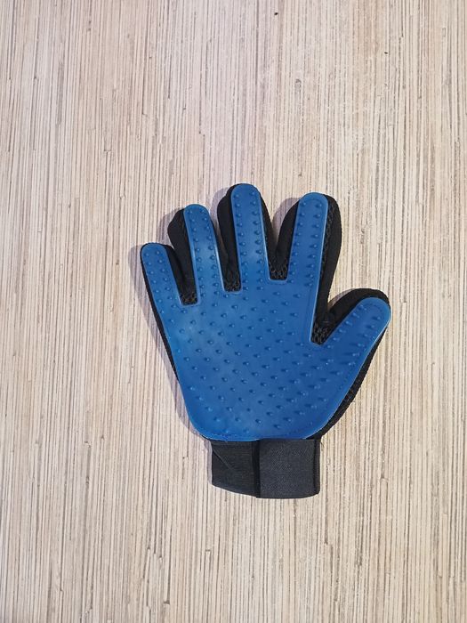 Рукавичка для вичісування вовни: 40 грн. - Зоотовари Київ на Olx