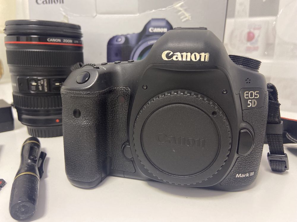 Canon 5D mark 3 , обьектив 24-105 f4 , вспышки синхронизатор: 47 000 ...