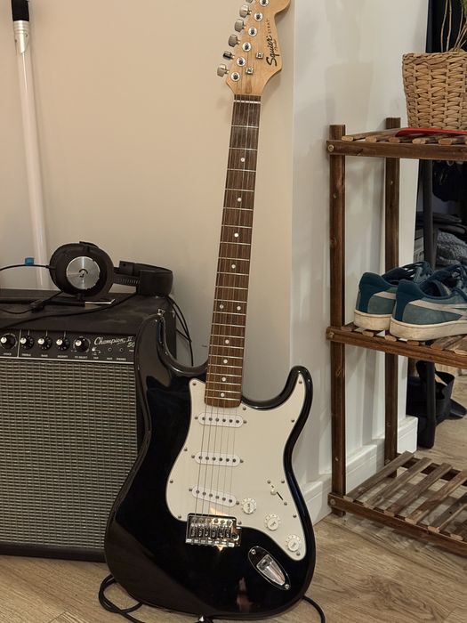 Gitara elektryczna FENDER Squier Affinity Stratocaster MN WPG BLK ...