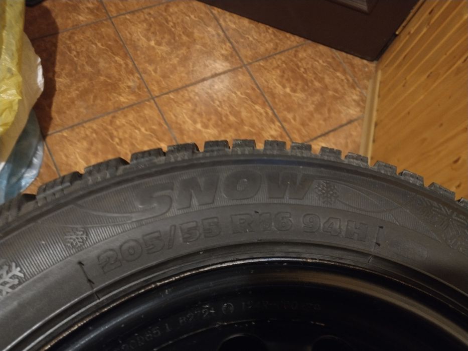 Koła zimowe 205/55/16 4x108 jak nowe peugeot 2008,citroen C4, picasso ...