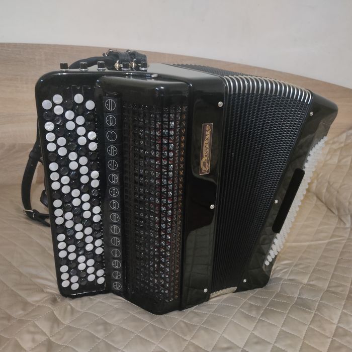 Баян Юпитер цельнопланочный: 230 000 грн. - Прочее Вышгород на Olx