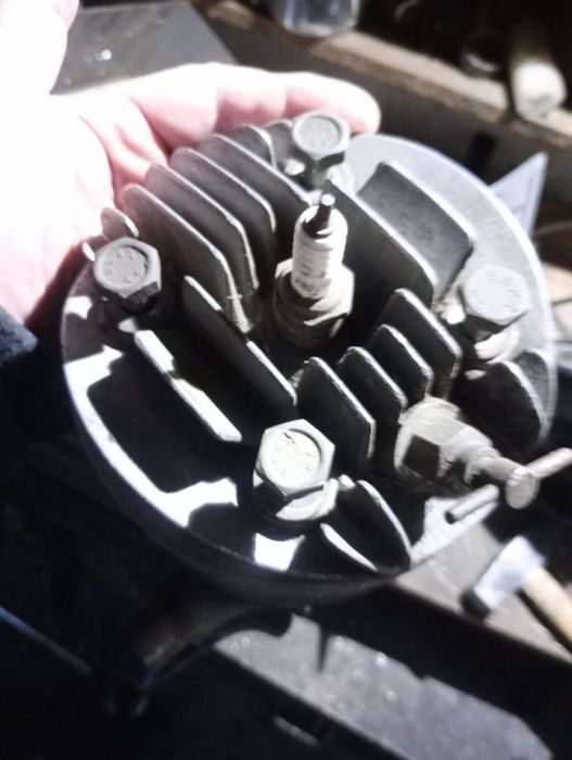 Głowica i cylinder silnika DKW Sieroszowice • OLX.pl