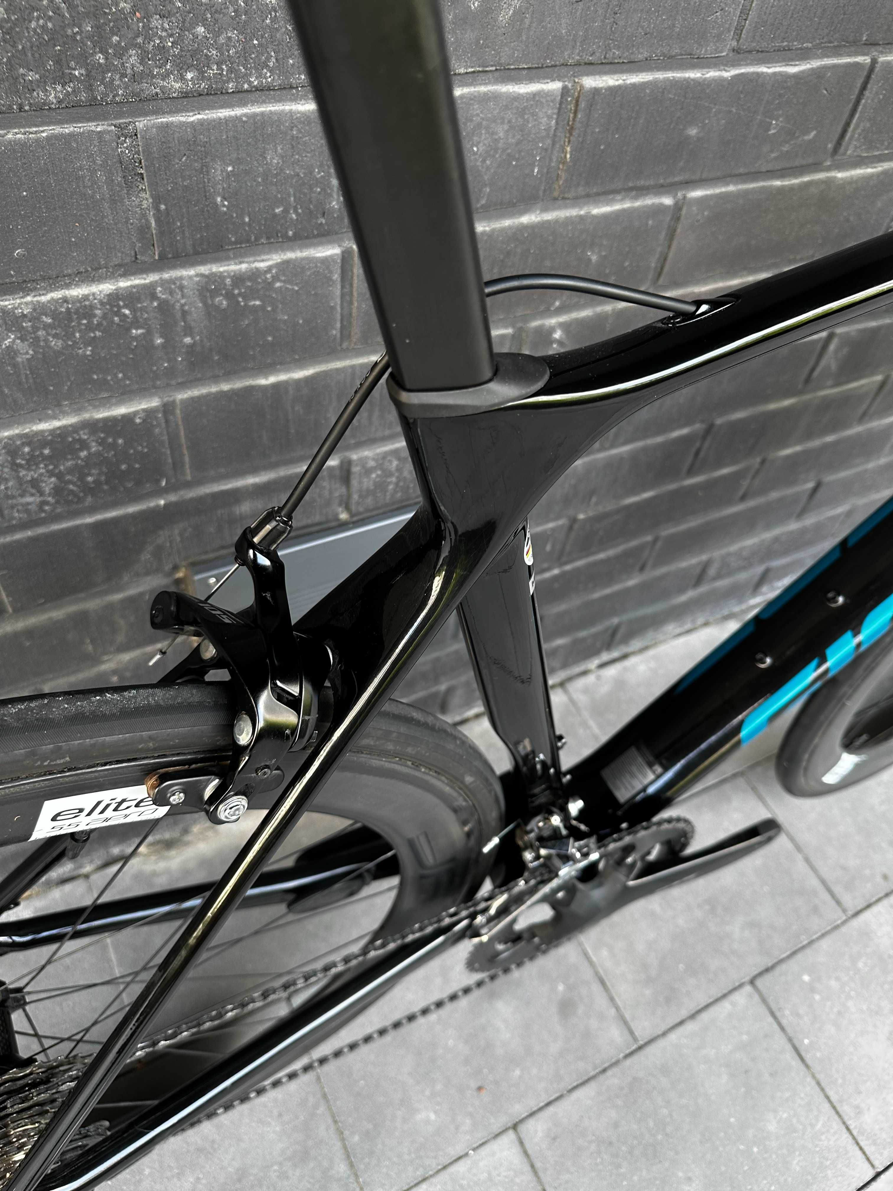 GIANT TCR Advanced 2 2021 M/L koła carbon JAGU Elite 55 mały przebieg ... GIANT TCR Advanced 2 2021 M/L koła carbon JAGU Elite 55 mały przebieg ...