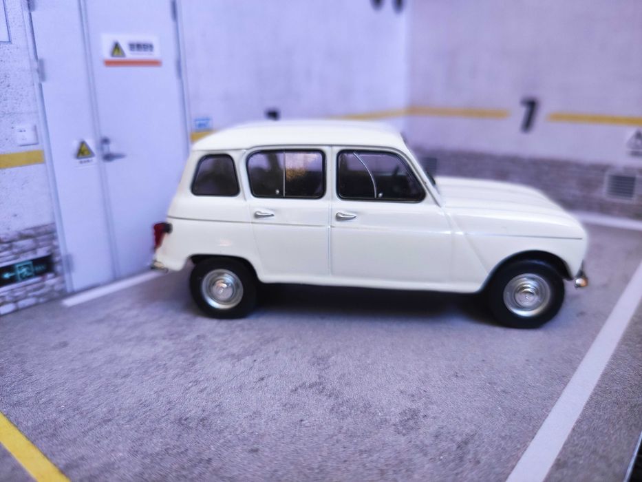 Carro Miniatura Renault 4L - escala 1:43 - Oferta Envio (ESGOTADO ...