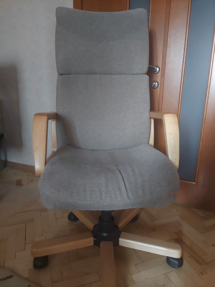 Кресло офисное АМФ Техас: 3 600 грн. - Офісні меблі Київ на Olx