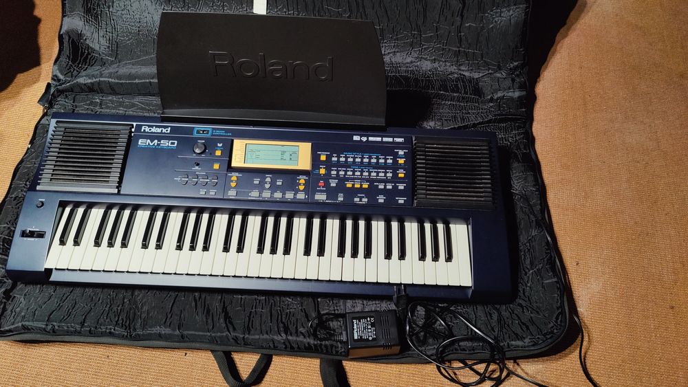 Roland EM 50 órgão estado novo Odivelas • OLX Portugal