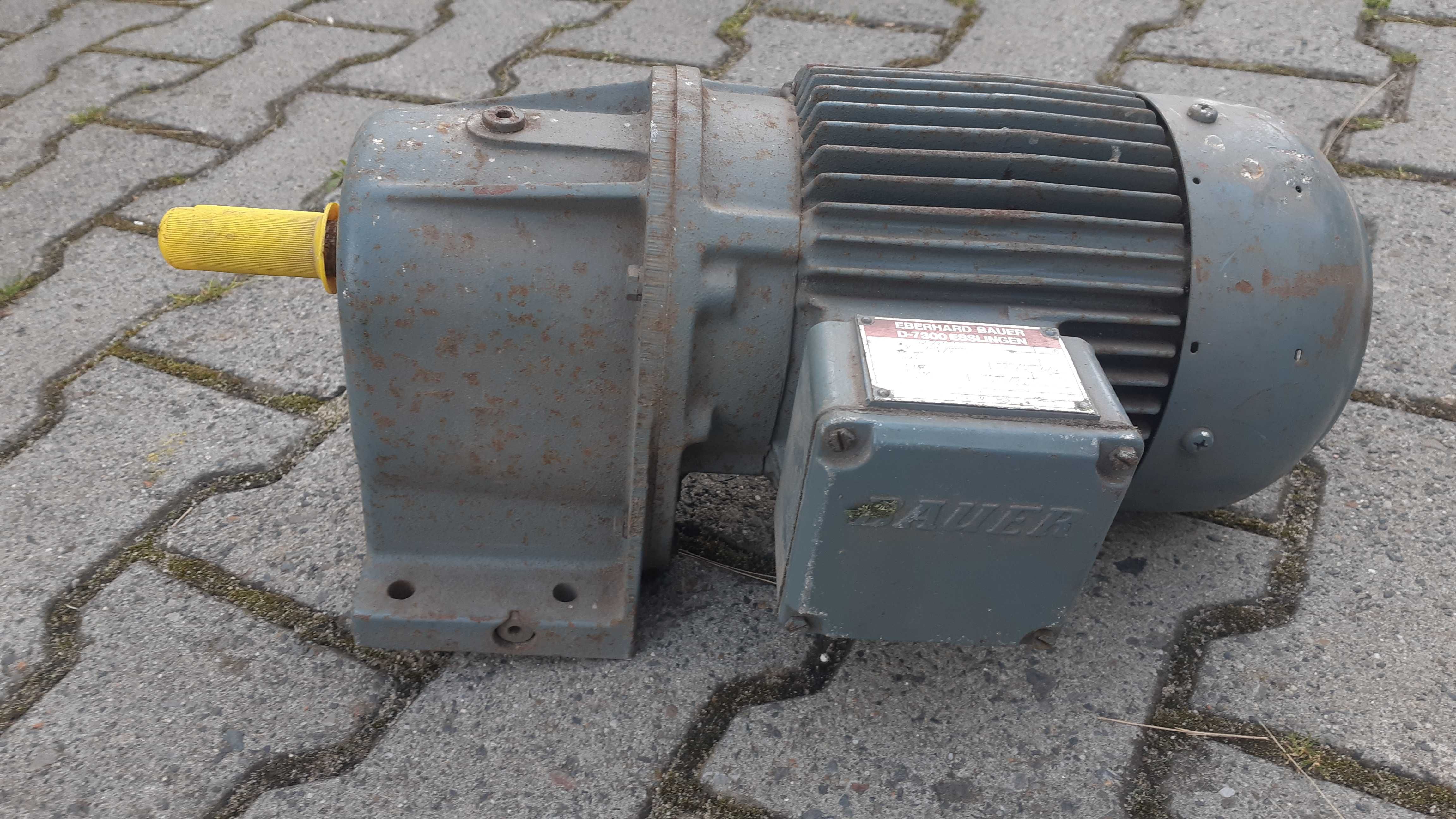 Silnik trójfazowy 380V 0,75kW z motoreduktorem Góra Włodowska • OLX.pl