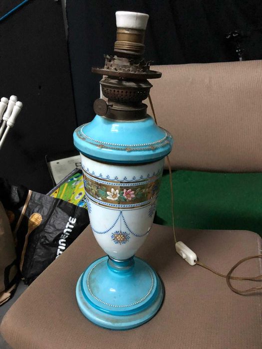 Candeeiro antigo de vidro Lumiar • OLX Portugal