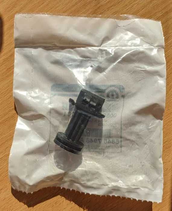 Упор отбойник капота Jeep Compass 17- Renegade 17- Grand Cherokee 21: ...