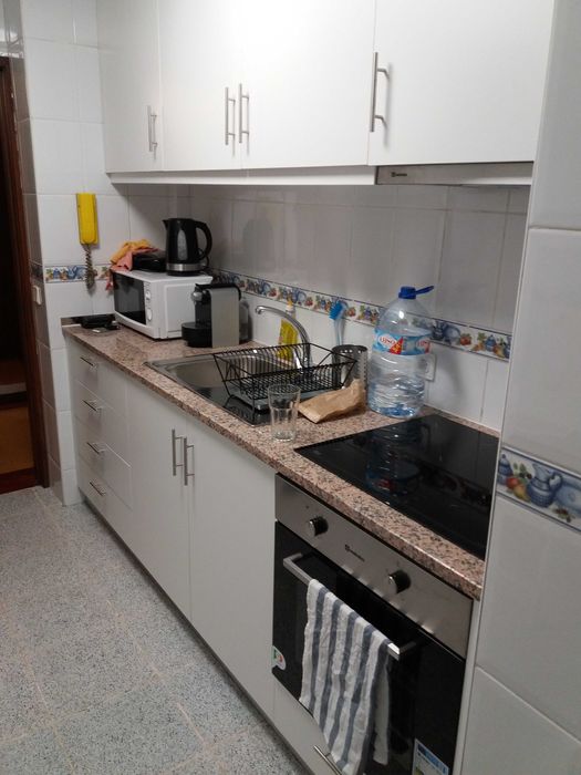 Aluga-se quarto em Rio Tinto Porto Rio Tinto • OLX.pt