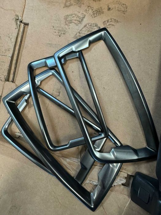 Ramki nawiewów Ford Ranger Wildtrak 2022 rok grafit komplet Mogilno ...