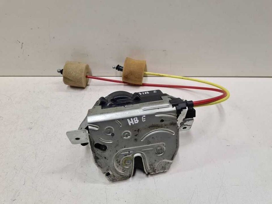 Fechadura bagageira Mercedes Classe E (W211/S211) Seixal • OLX.pt