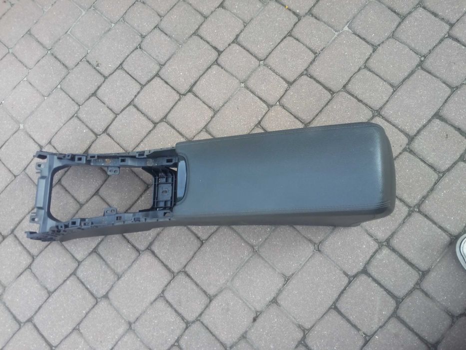 Toyota AVENSIS T27 09-18 podłokietnik tunel komplet skórzany Łuków • OLX.pl