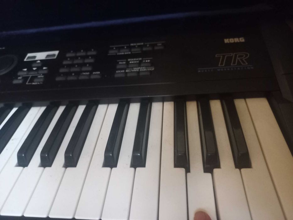 Syntezator Korg TR-61 z futeralem Kraków Krowodrza • OLX.pl
