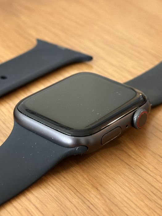 Apple Watch SE 44 mm + Cellural Space Gray Warszawa Ursus • OLX.pl