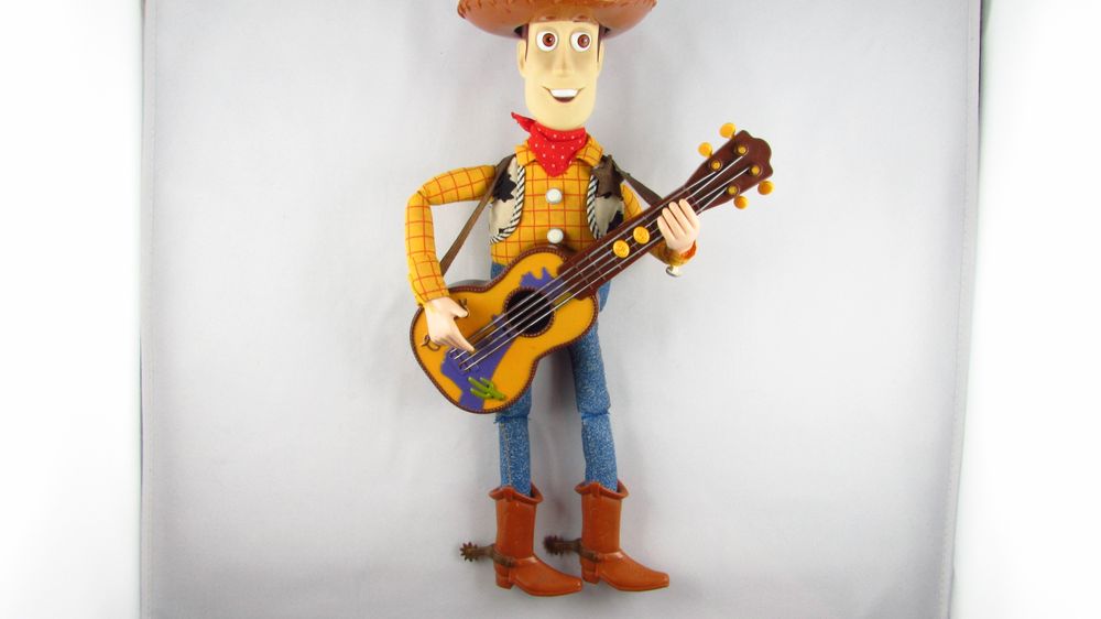 MATTEL Disney Toy Story 2 Strumming Singin Szeryf Chudy Woody Grający ...