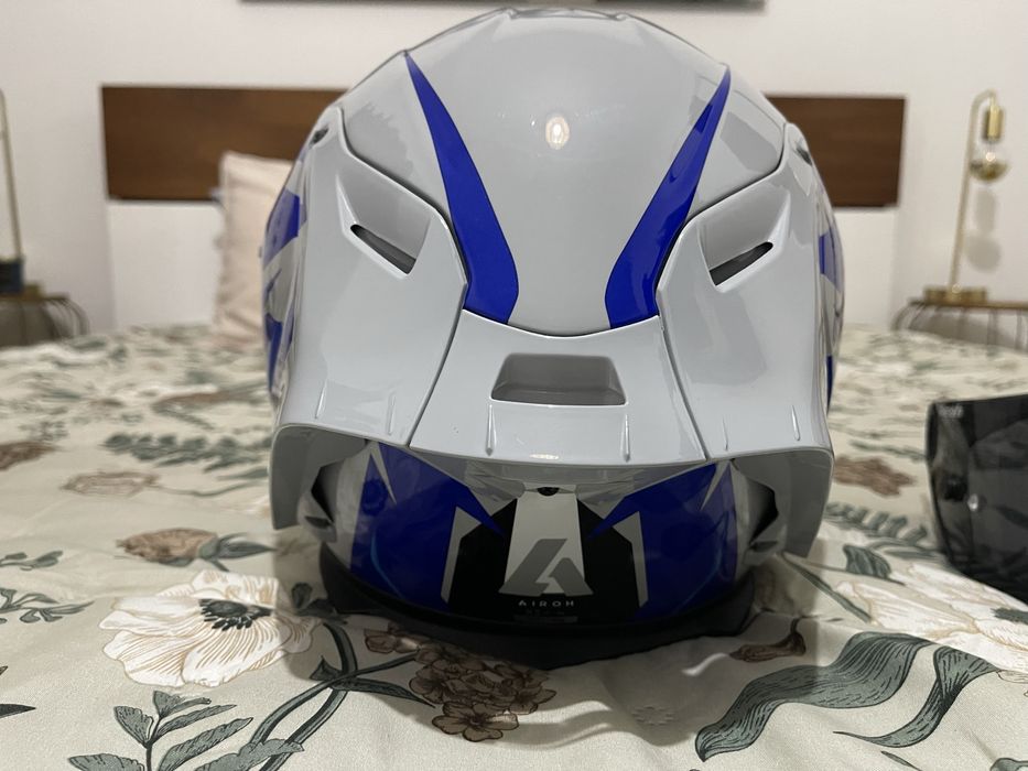 Capacete Airoh gp550s Novo Vale da Pedra • OLX.pt