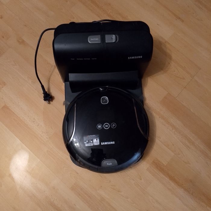 IRobot Odkurzacz Samsung -roomba- ze stacją i zbiornikiem Przemyśl • OLX.pl