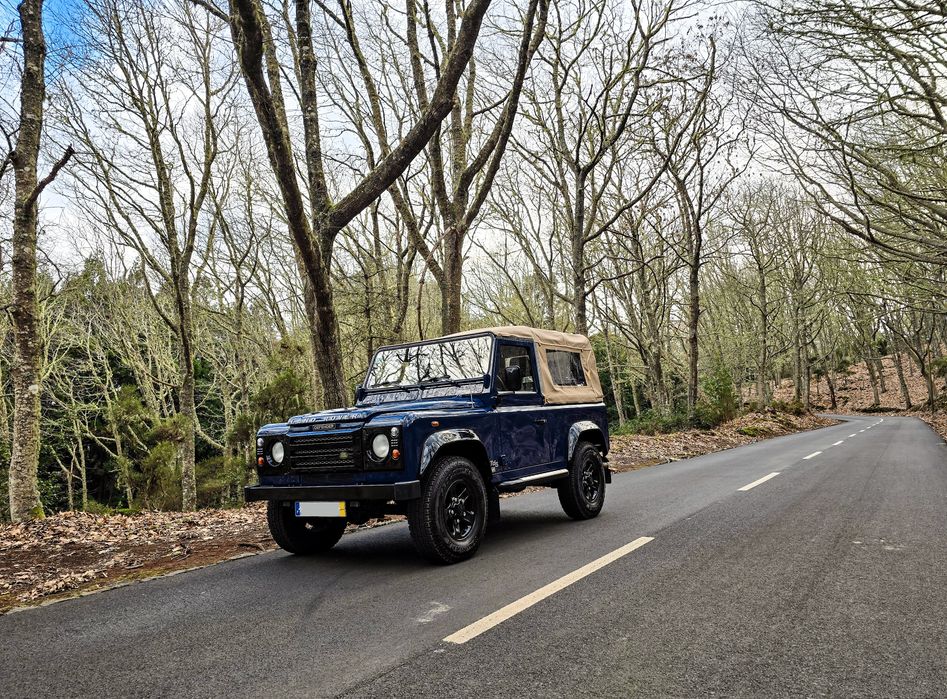 Land Rover Defender Td5 Soft Top Santa Cruz • OLX.pt