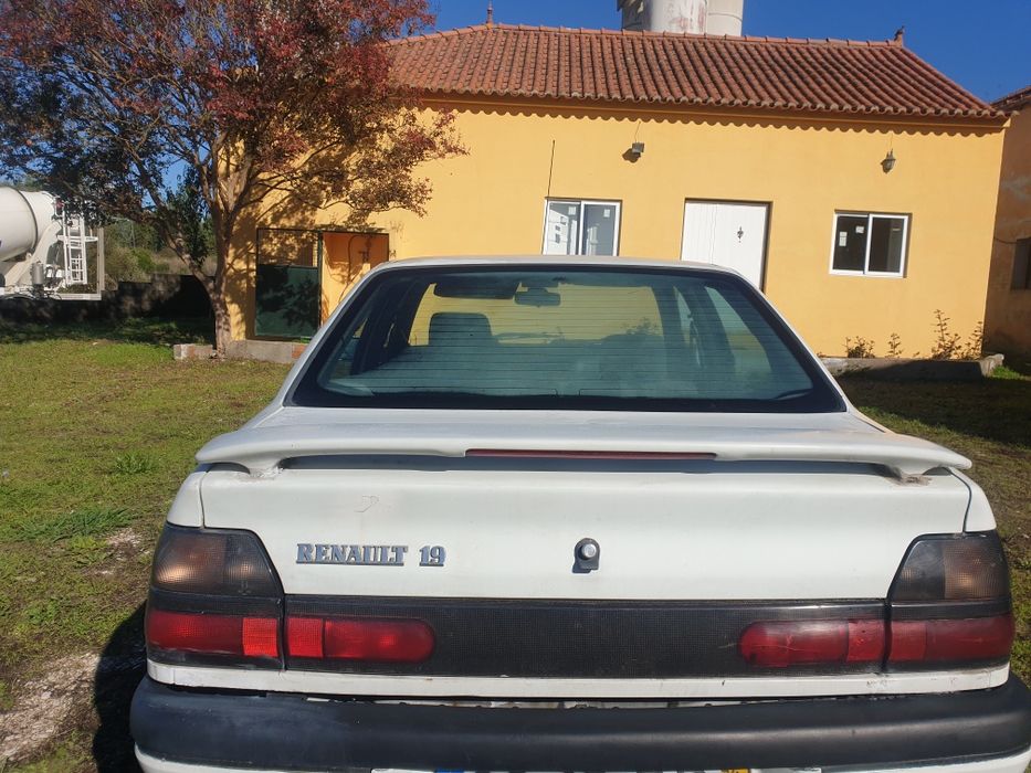 Renault 19 ano 94 diesel Leiria, Pousos, Barreira E Cortes • OLX.pt