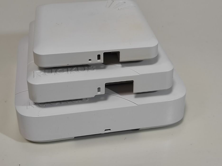 Точки доступу/роутер Wi-Fi Ruckus R500, mesh системи та інші моделі: 2 ...