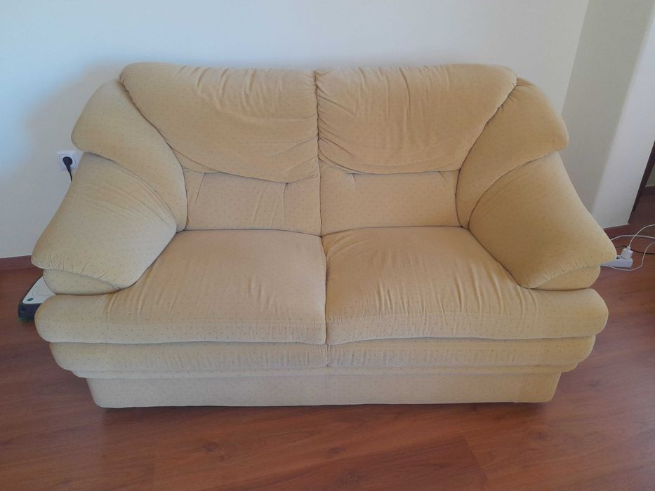 Sofás usados 3 lugares e 2 lugares Massamá E Monte Abraão • OLX.pt