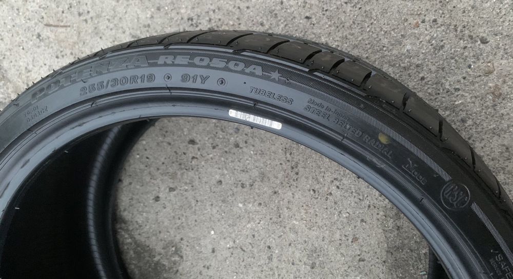 Шини Bridgestone Potenza RE050A 255/30 R19 Run Flat RSC нові пара: 2 ...
