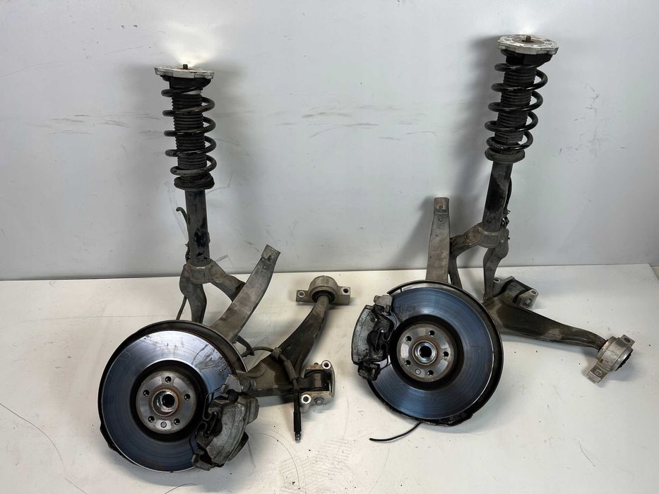 VOLVO XC60 II Комплектна передня підвіска права ліва: 600 $ - Балки ...