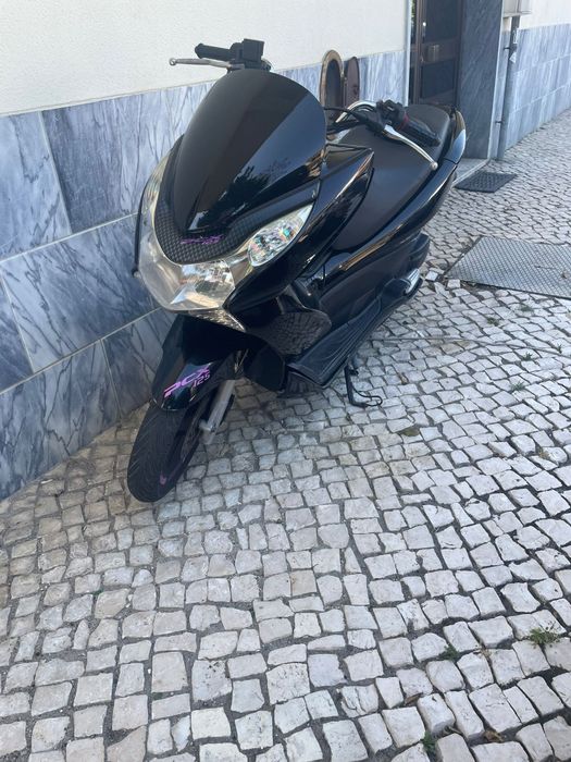 Mota Honda PCX- para peças Azeitão (São Lourenço E São Simão) • OLX.pt