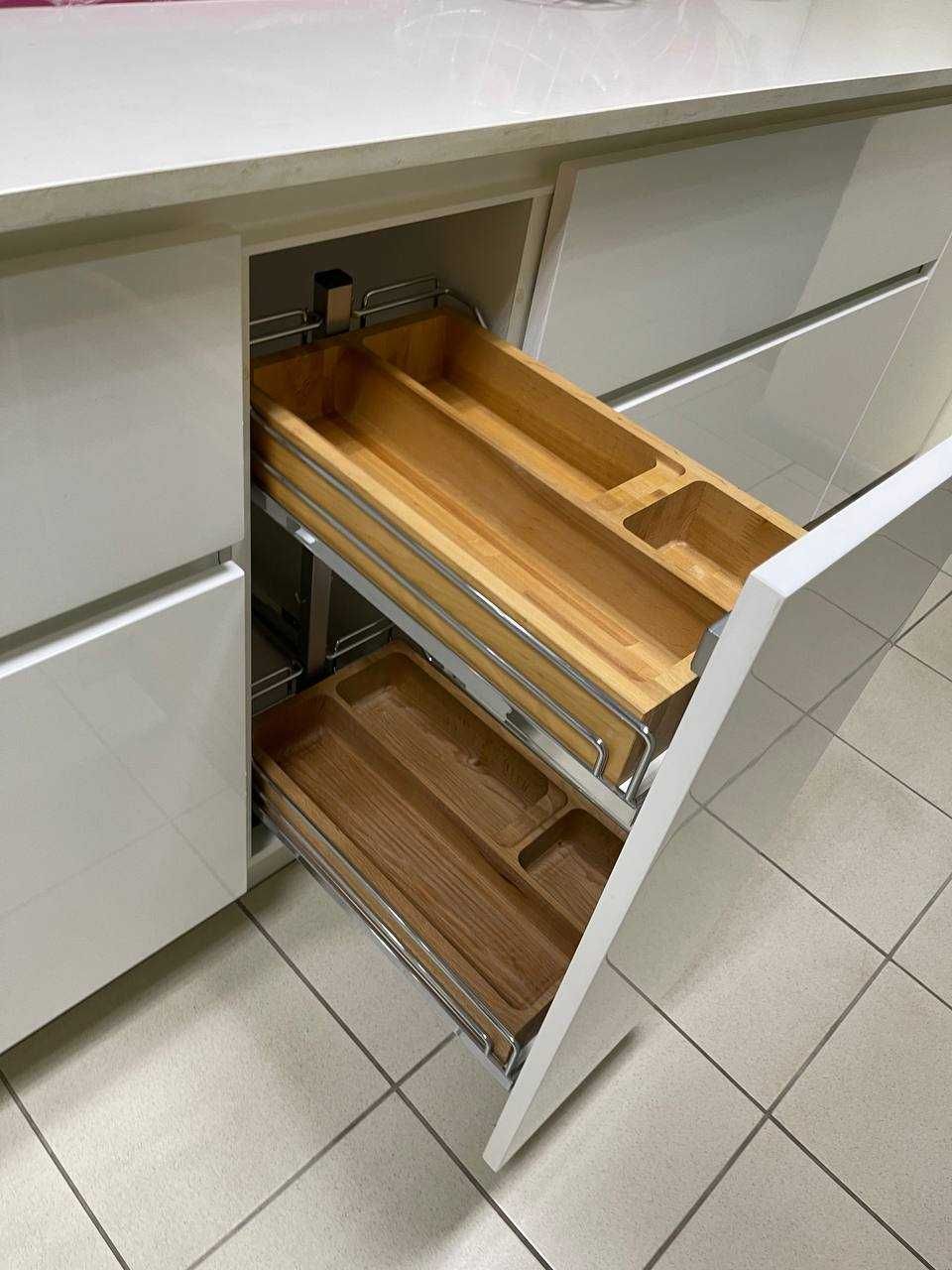 Нова компактна кухня з німецькою фурнітурою BLUM та HAFELE: 200 000 грн ...