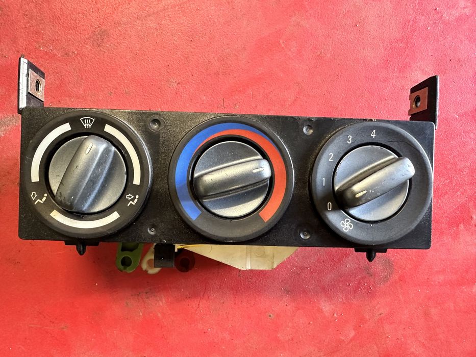 Panel nawiewów klimatyzacji sterowanie BMW Z3 Coupe Tarnów • OLX.pl