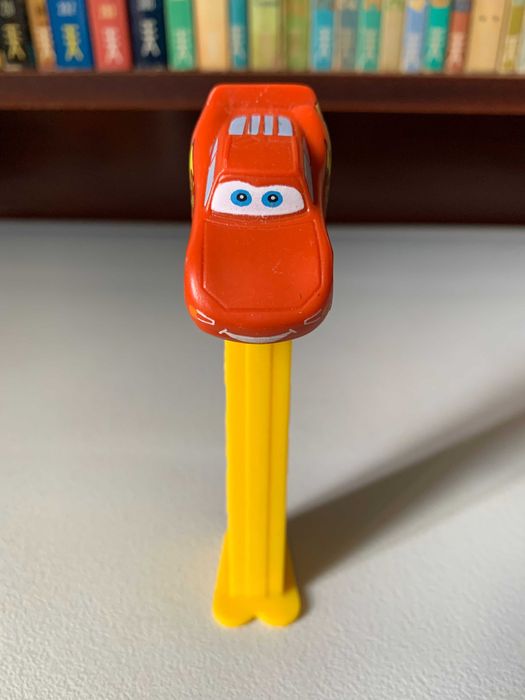 PEZ Dispenser - Lightning McQueen (Cars) Fernão Ferro • OLX.pt