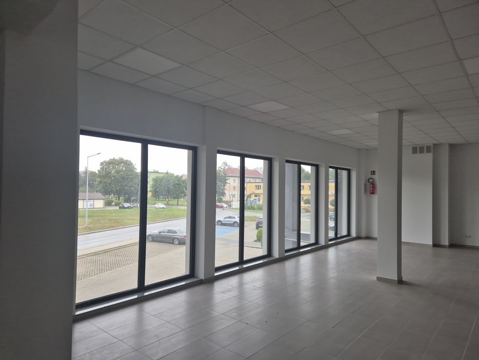 Lokal handlowo uslugowy Nowa Sarzyna • OLX.pl