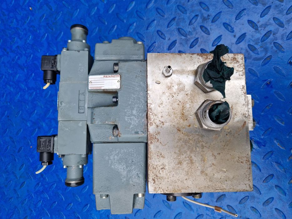 Zawór rozdzielacz hydrauliczny REXROTH 4WRZ 16 W1 elektrozawór 4DREP ...