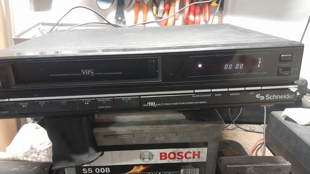 Magnetowid VHS Schneider. Rybnik • OLX.pl