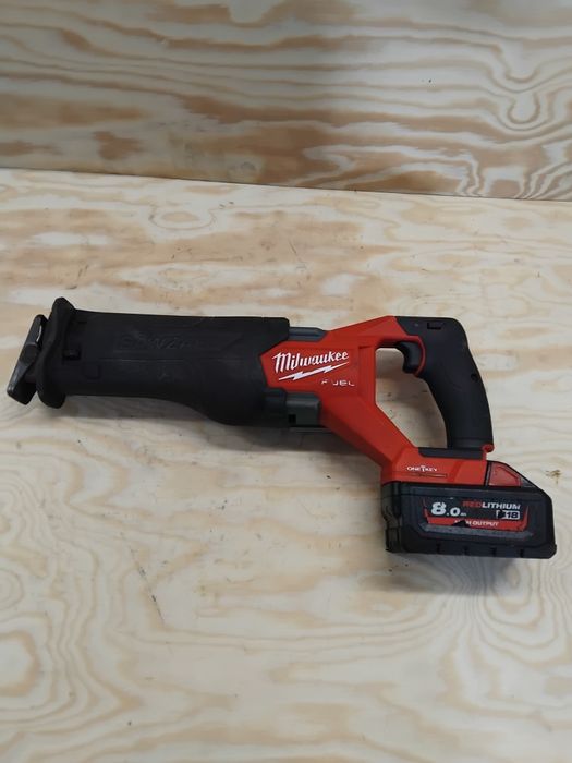 Milwaukee m18 ONEFSZ Piła szablasta z akumulatorem 8 Ah Dobra • OLX.pl