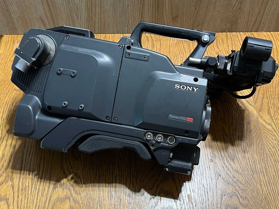 Kamery Sony DXC 3000 NTSC + DXC D55 WSP + CA-TX50P i wizjerami Kraków ...